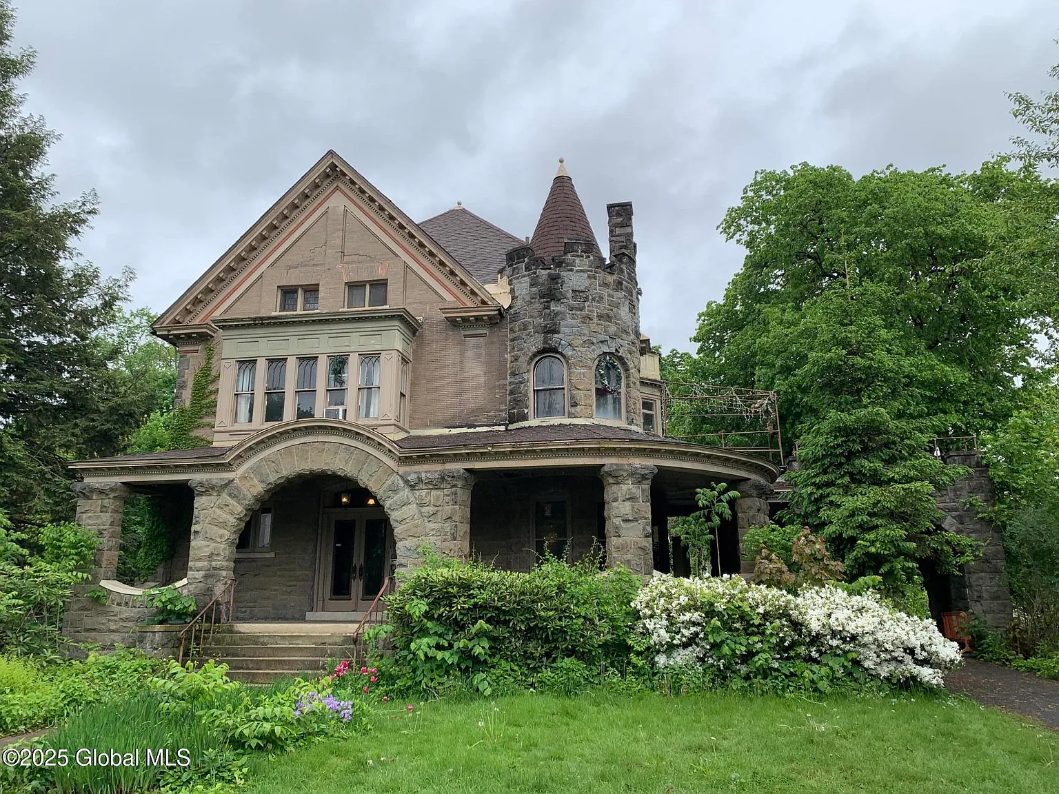 Historic Stone Victorian Mansion – Sanideas