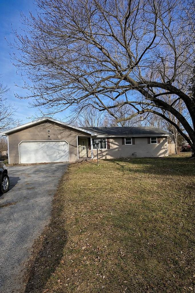 Private Residential Retreat with Flexible Living Space in Willard ...